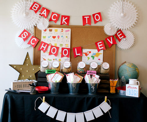 bulletin board backdrop - Mom Envy