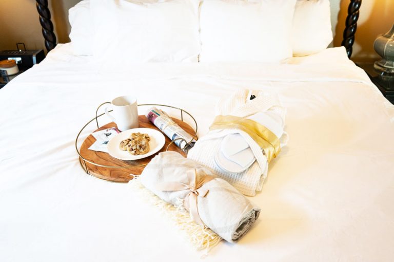 How-to-Be-a-Good-Host-for-House-Guests-023 - Mom Envy