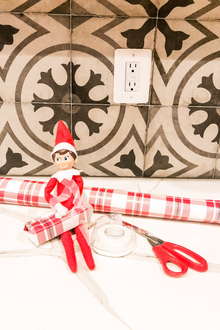 Elf-on-the-Shelf-Ideas-for-Home-Gift-Wrapping-2 - Mom Envy