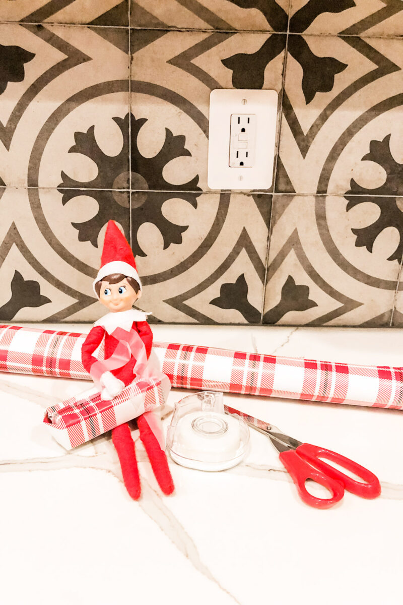 Elf-on-the-Shelf-Ideas-for-Home-Gift-Wrapping-2 - Mom Envy