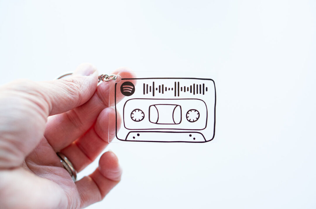 spotify-song-keychain-DIY-gift-1-7 - Mom Envy
