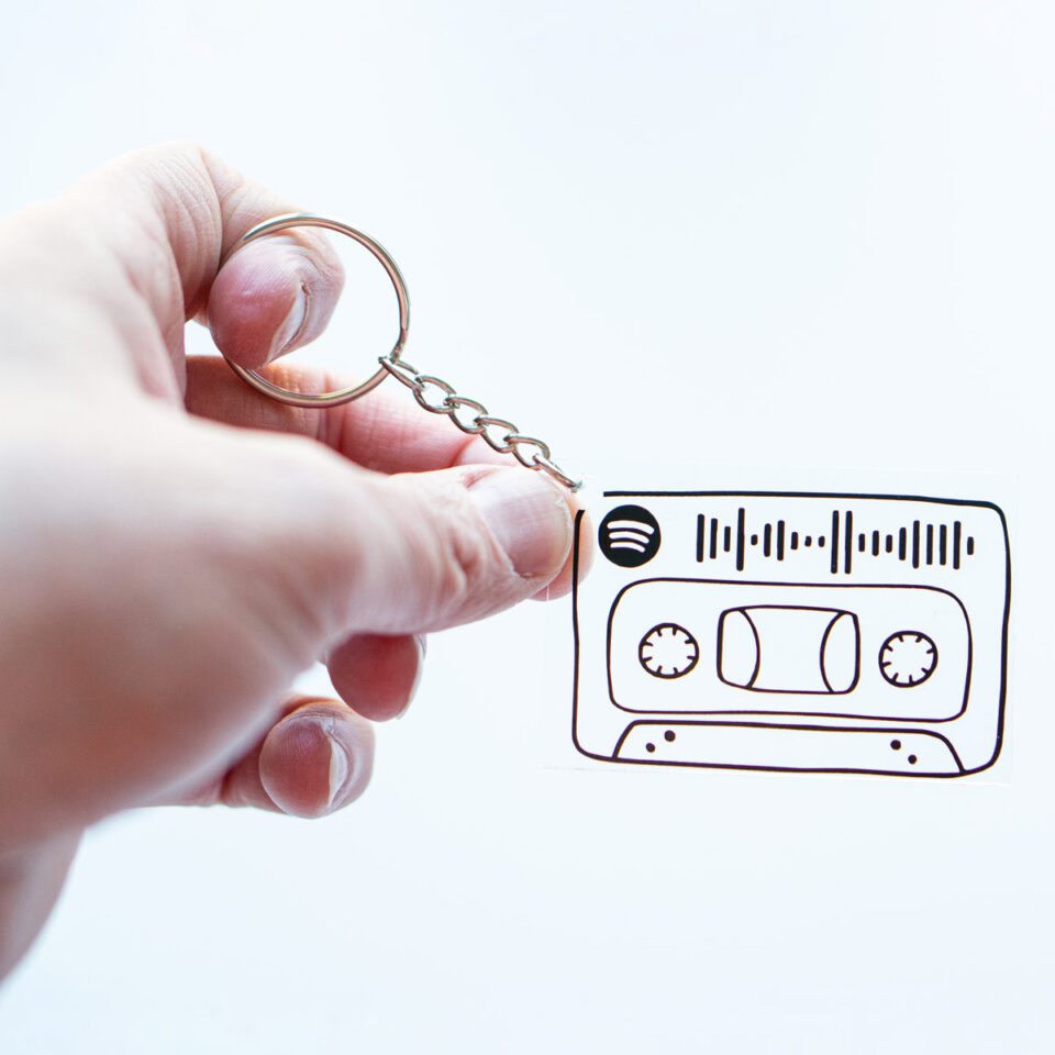 spotify-song-keychain-DIY-gift-1-8 - Mom Envy