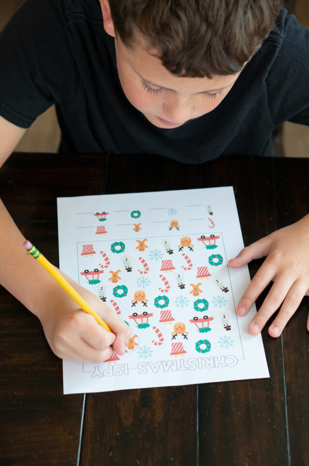 Free_Christmas_i_spy_printable_-4-2 - Mom Envy